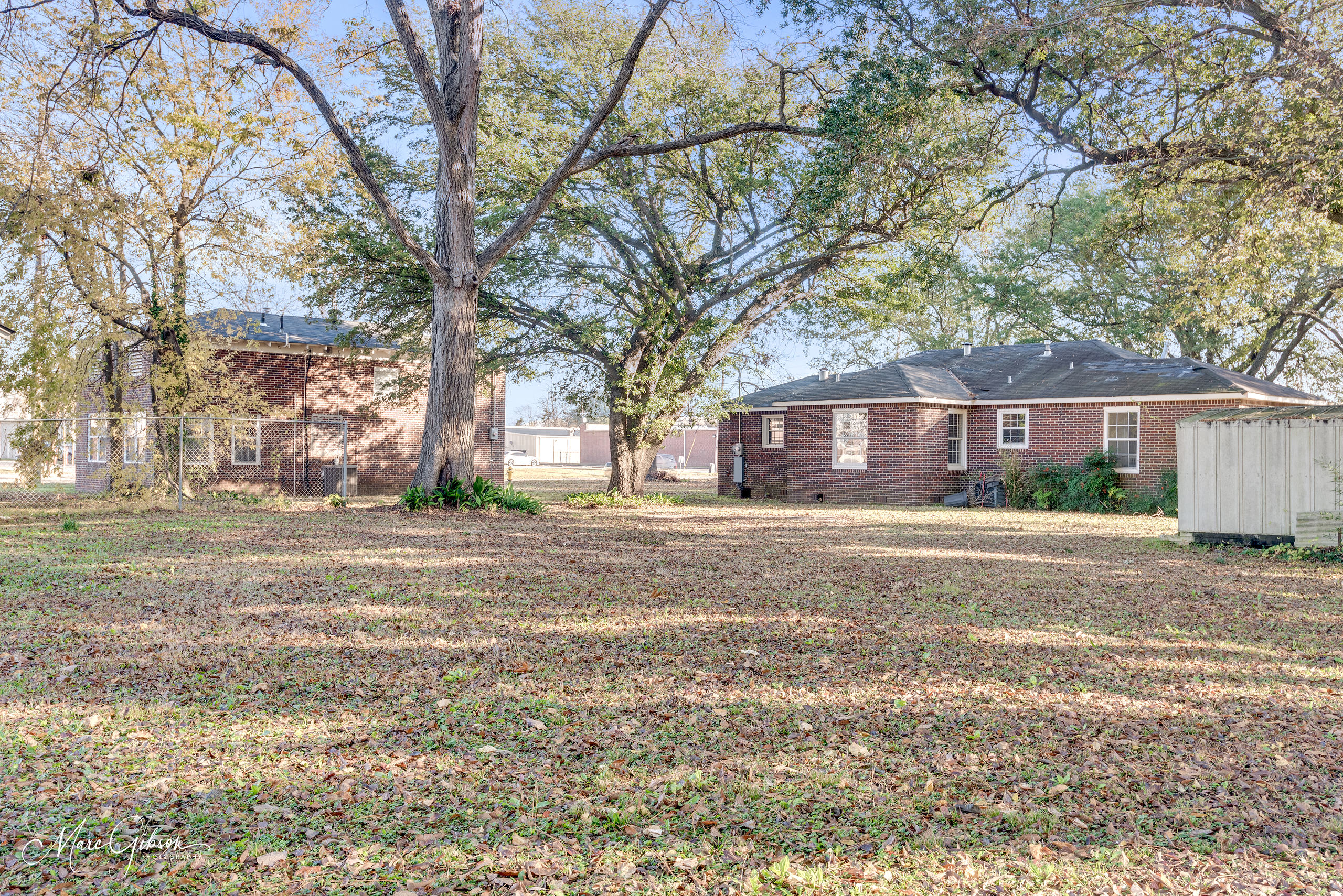 Ethel and Shed Opha Phillips | Marc Gibson Photography